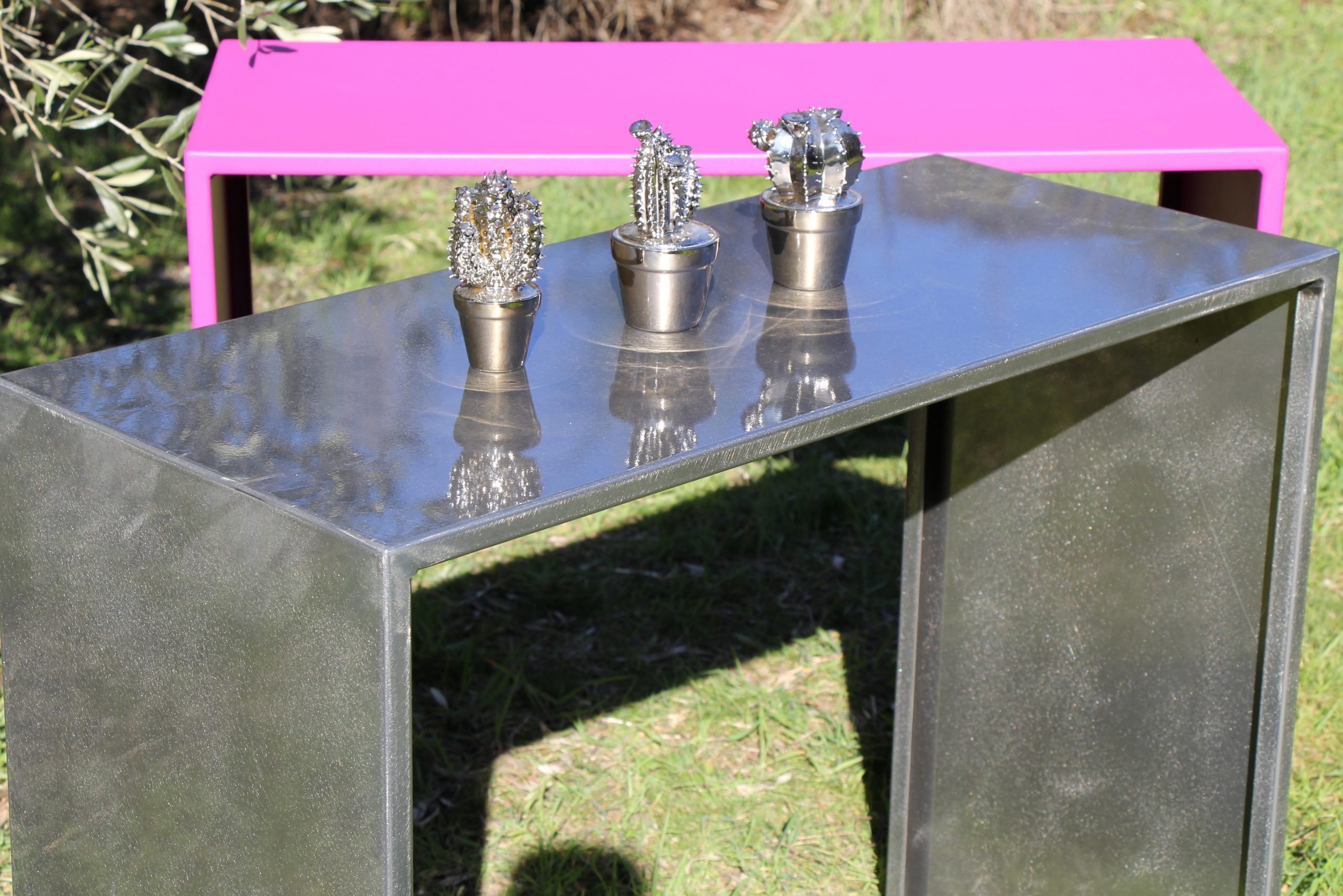 Mobilier design en métal sur mesure