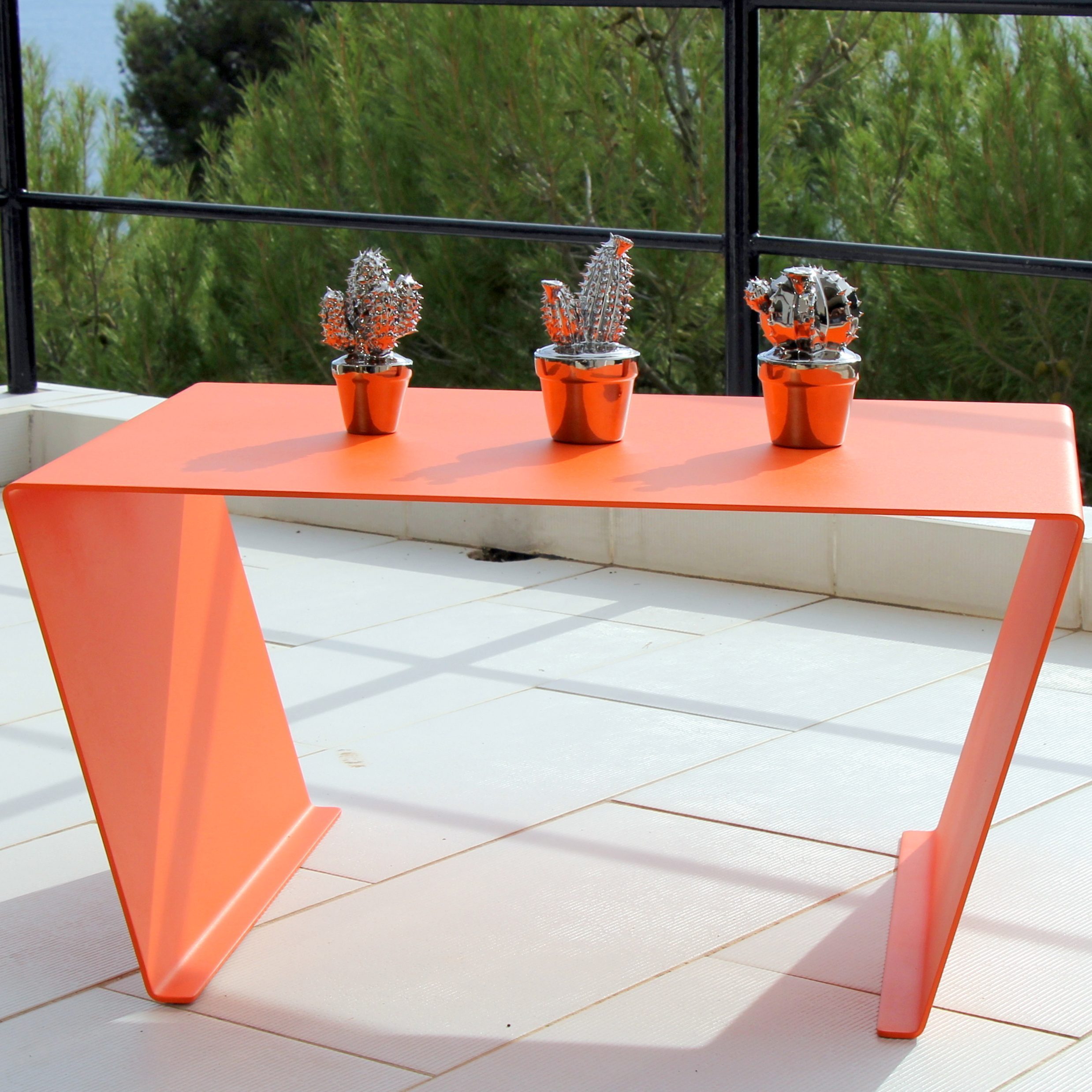 Mobilier design en métal sur mesure