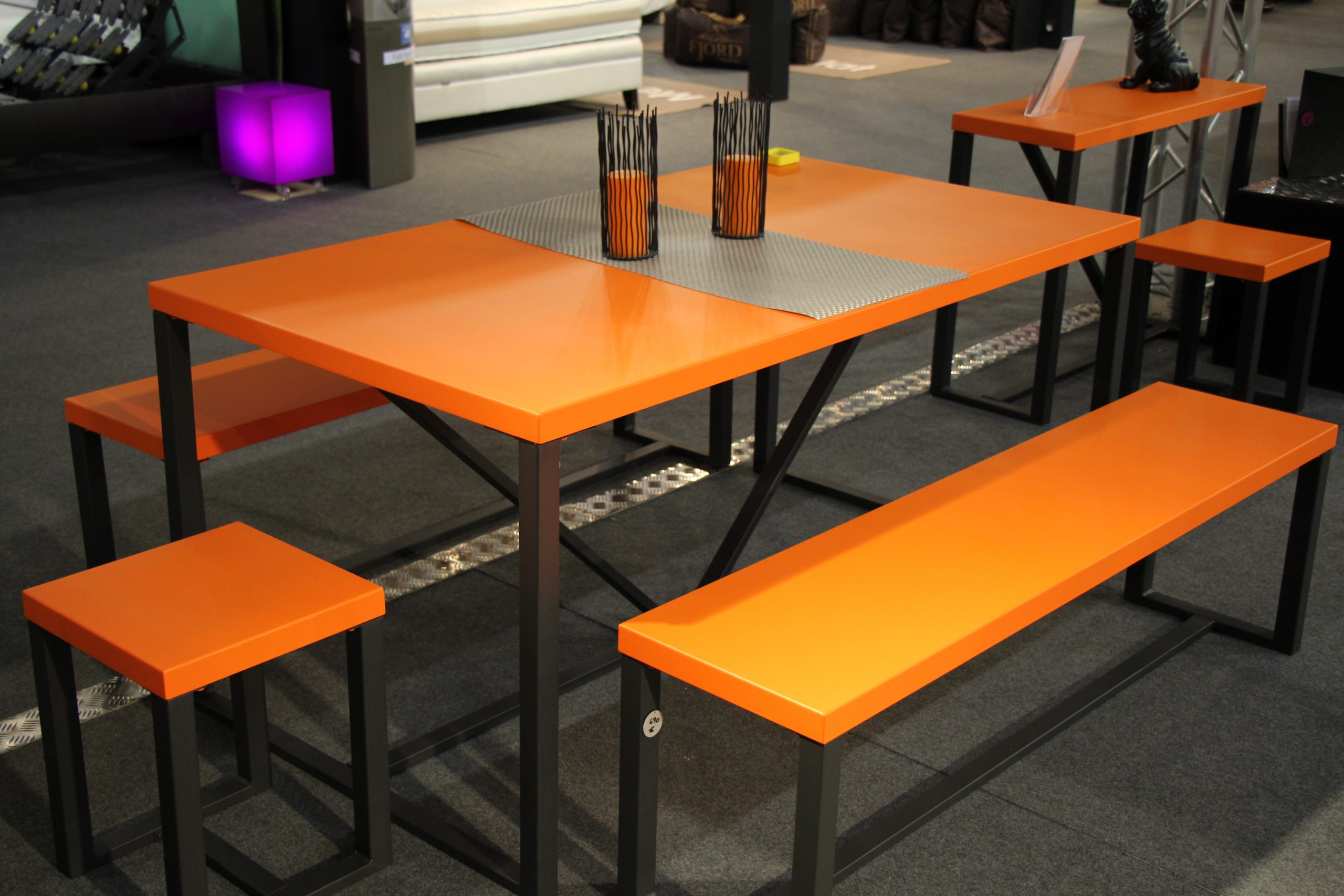 Mobilier design en métal sur mesure